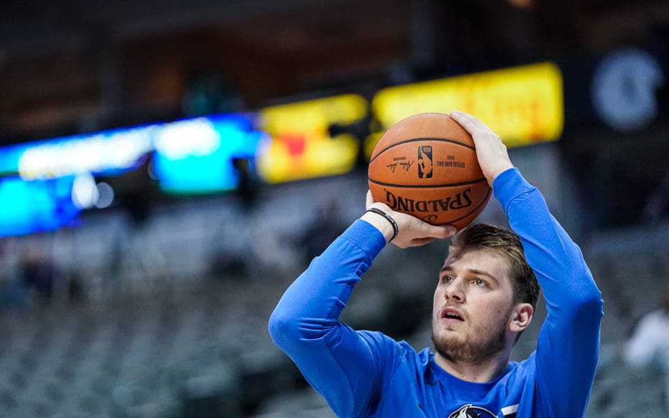 Video: Luka Doncic does it all in 19 point, 6 assist performance vs ...