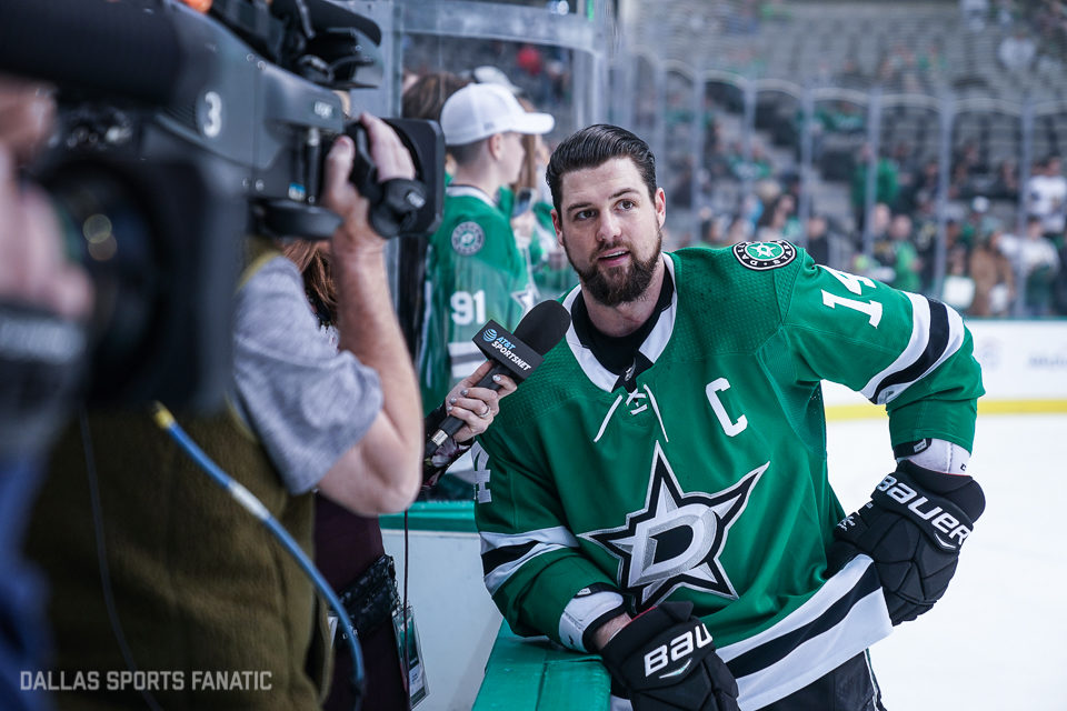 Knights Oust the Stars in the First Game of Round Robin - Dallas Sports ...